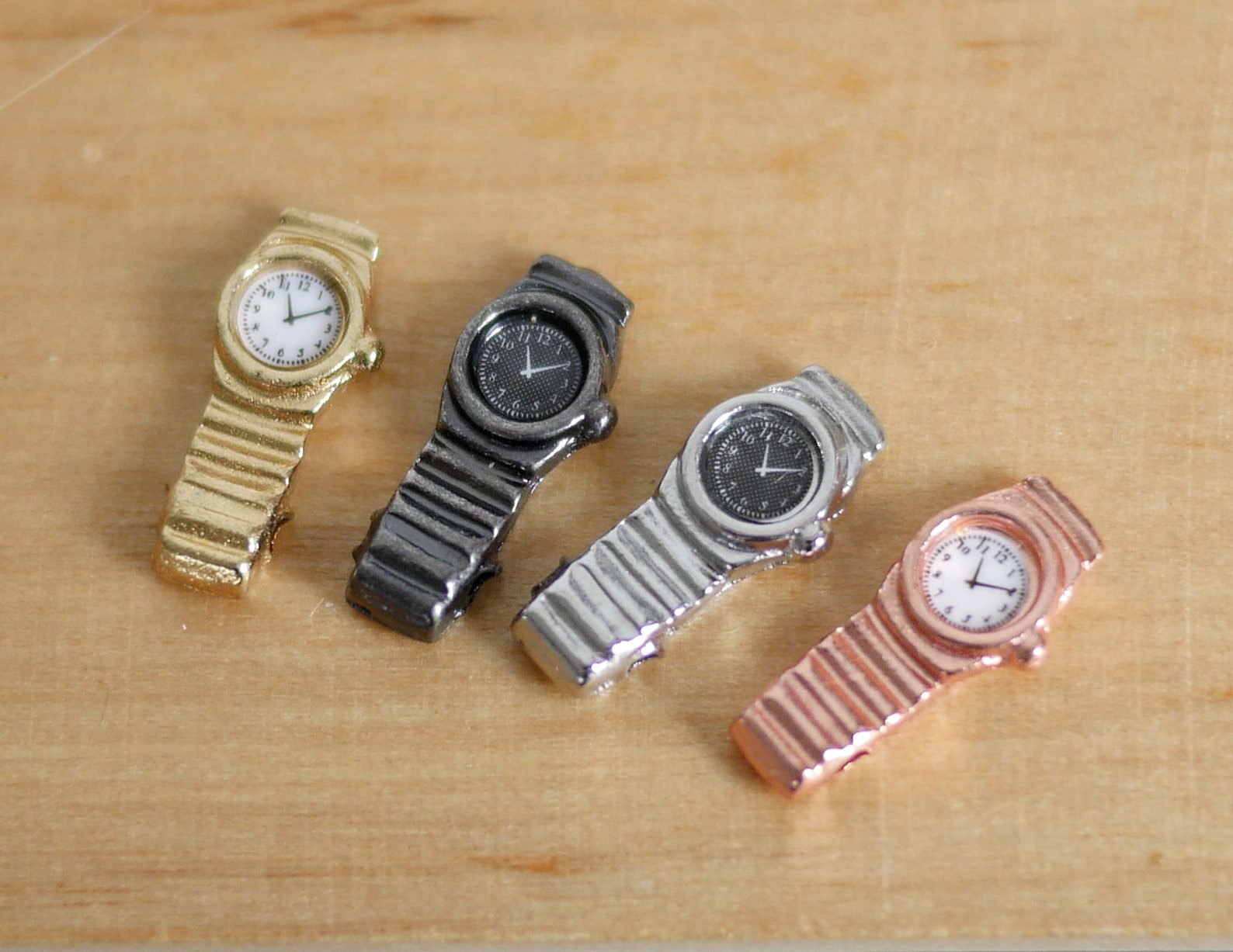 1:12 Dollhouse Miniature Miniature Watch Miniature Decoration Set of 4 ...