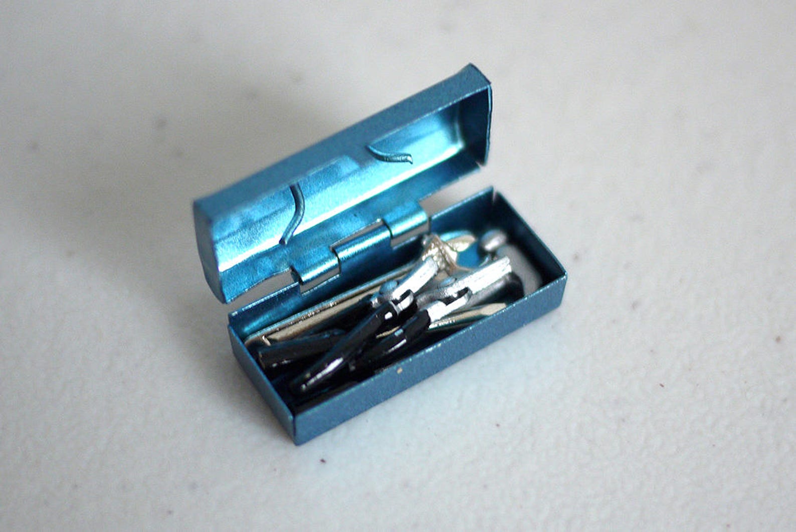 Dollhouse Miniature Tool Set 12 Scale Miniature H035 - Etsy