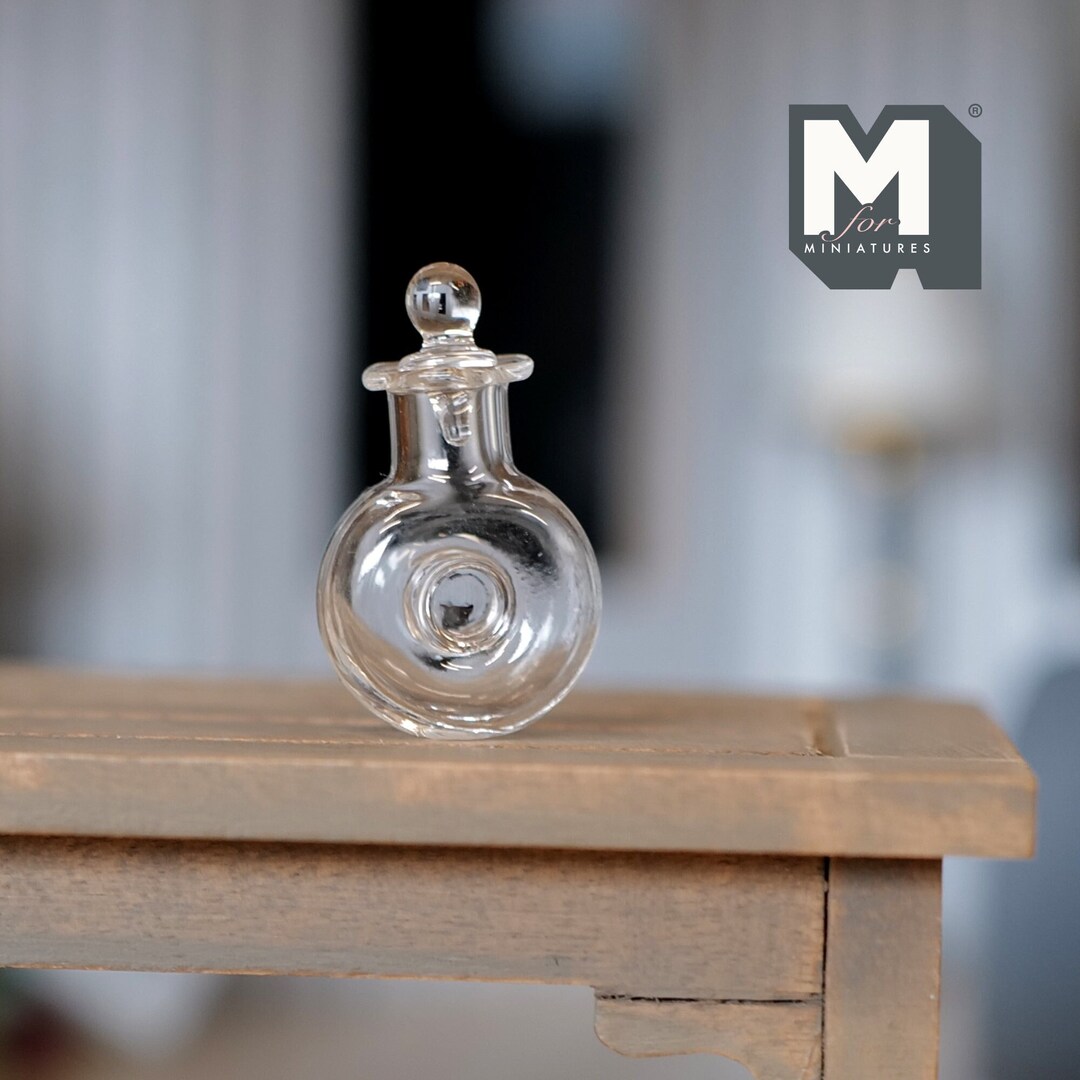 Miniature Glass Wine Decanter With Lid , 1:12 Scale Dollhouse Supplies ...