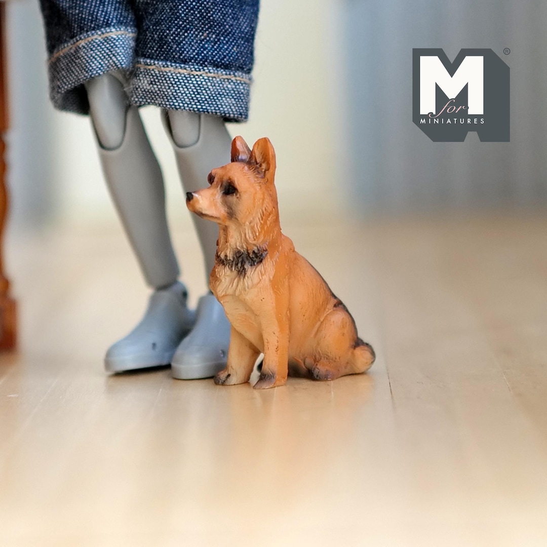 Miniature Sitting German Shepherd 1:12 Scale Dog Figurine 1-1/2 Inch ...