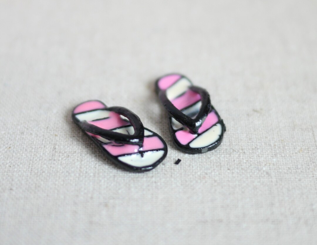 Dollhouse Supplies Miniature Flip Flops Sandals 1:12 Scale Miniature ...
