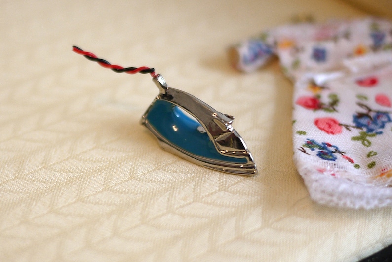 Dollhouse Miniature Iron Tiny Iron 1/12th Iron E17 | Etsy