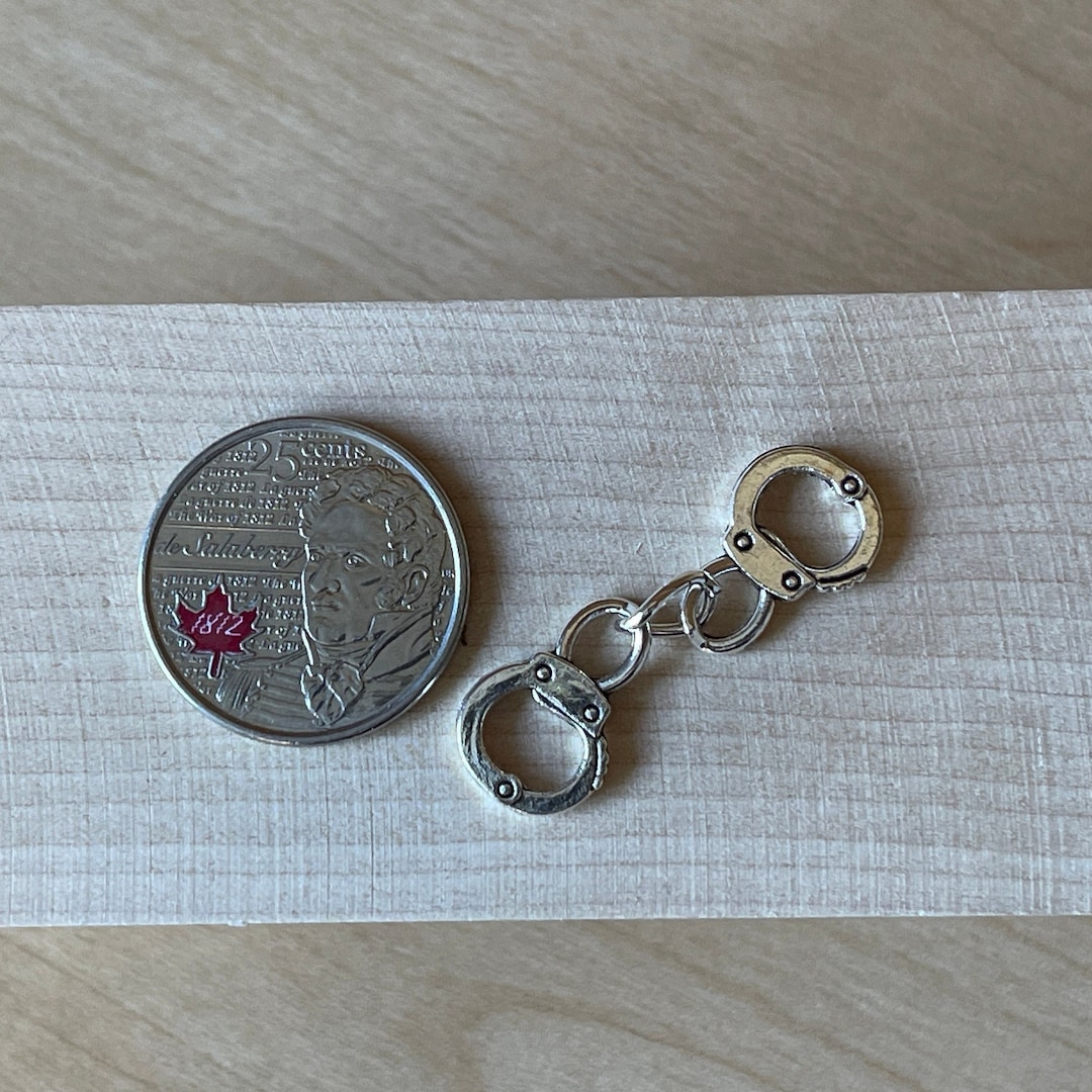 Miniature Metal Handcuffs 1:12 Scale Dollhouse Doll Manacles , Mini ...