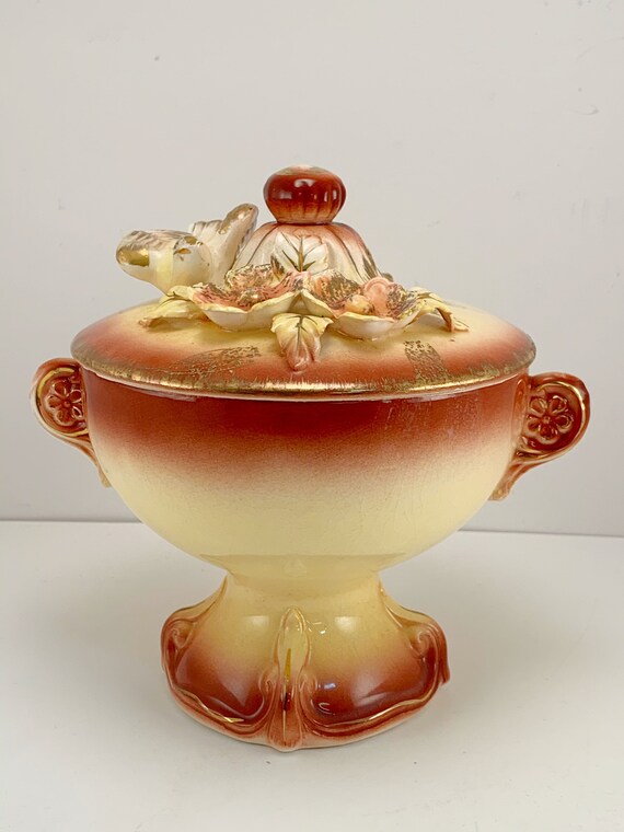 Vintage 1950s Betson ceramic covered compote featuring a bird | Etsy