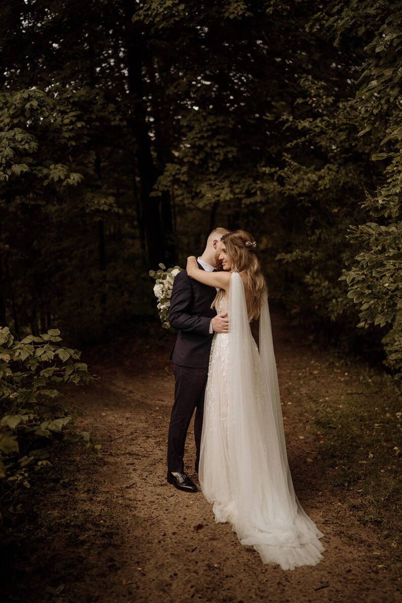 AIDA READY to SHIP Tulle Wedding Cape wedding Bridal Shoulder - Etsy Canada