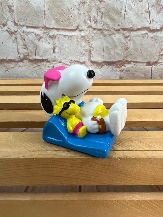 Vintage Peanuts Summer Beach Snoopy and Woodstock on a Pool - Etsy