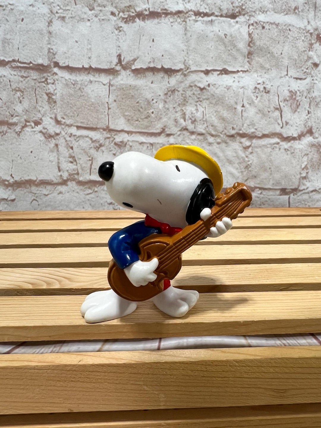 Vintage Peanuts Venetian Snoopy Playing the Guitar Mini PVC Miniature ...