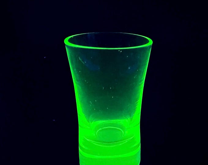 Vintage Green Depression Uranium Glass Shot Glass With Heavy Base 1oz ...