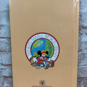 Vintage Disney Small World Library Adventure in the USA Junior ...