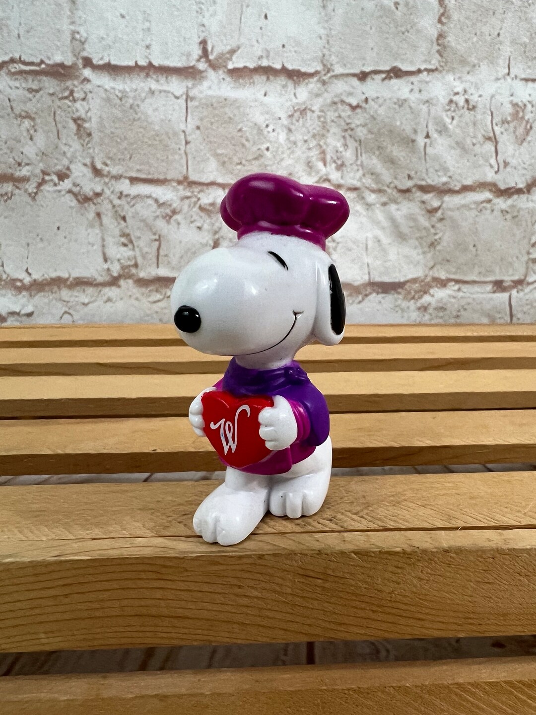 Vintage Peanuts Snoopy Valentines Day Baker Beagle With Heart Shaped Box Mini PVC Miniature ...