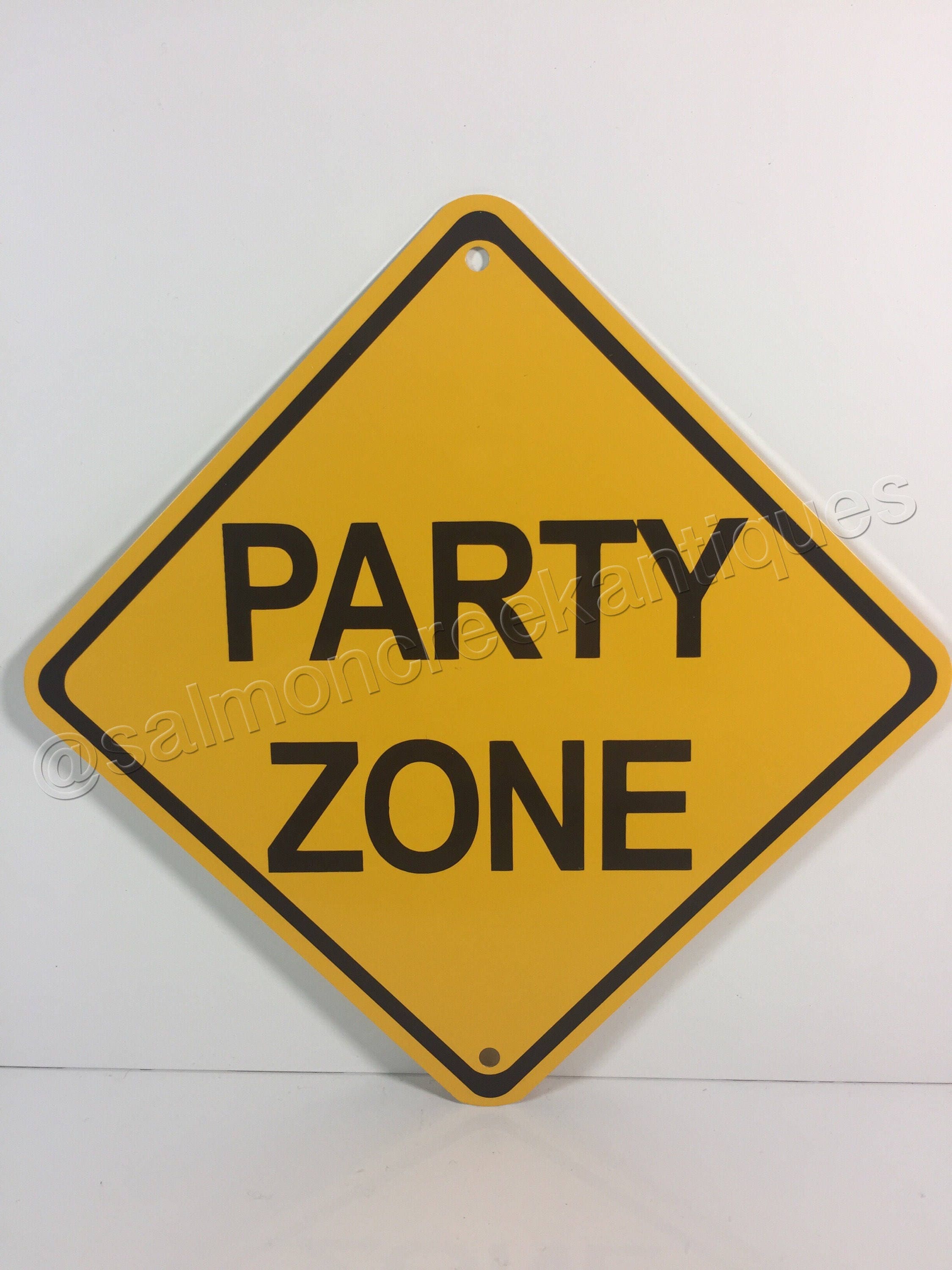 Yellow No Flex Zone Sign