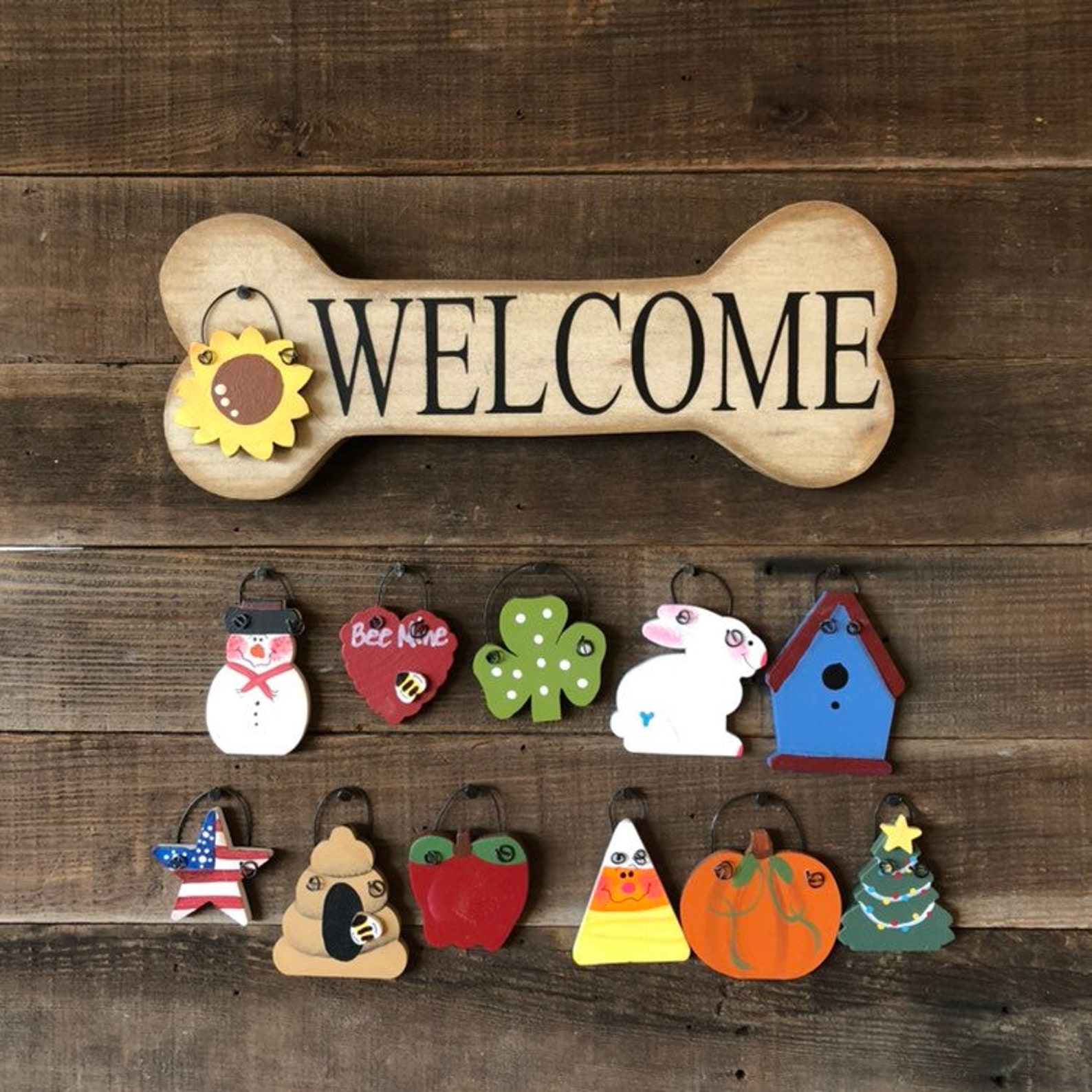Dog Bone Welcome Sign in White - Etsy