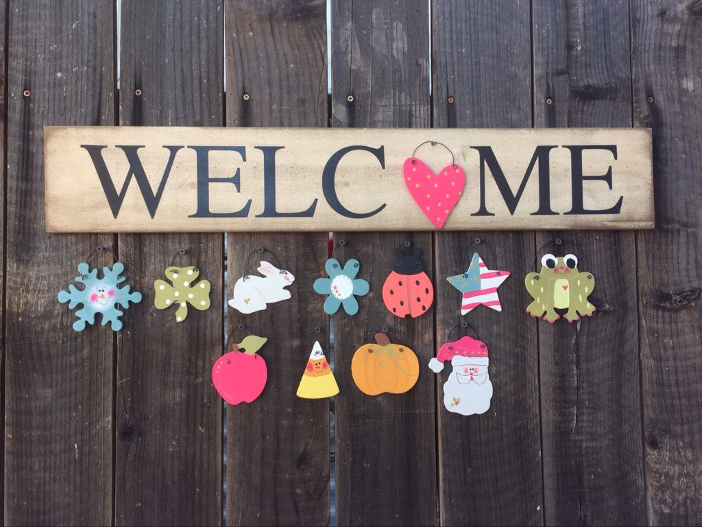 Farmhouse Style Seasonal Welcome Sign - Etsy