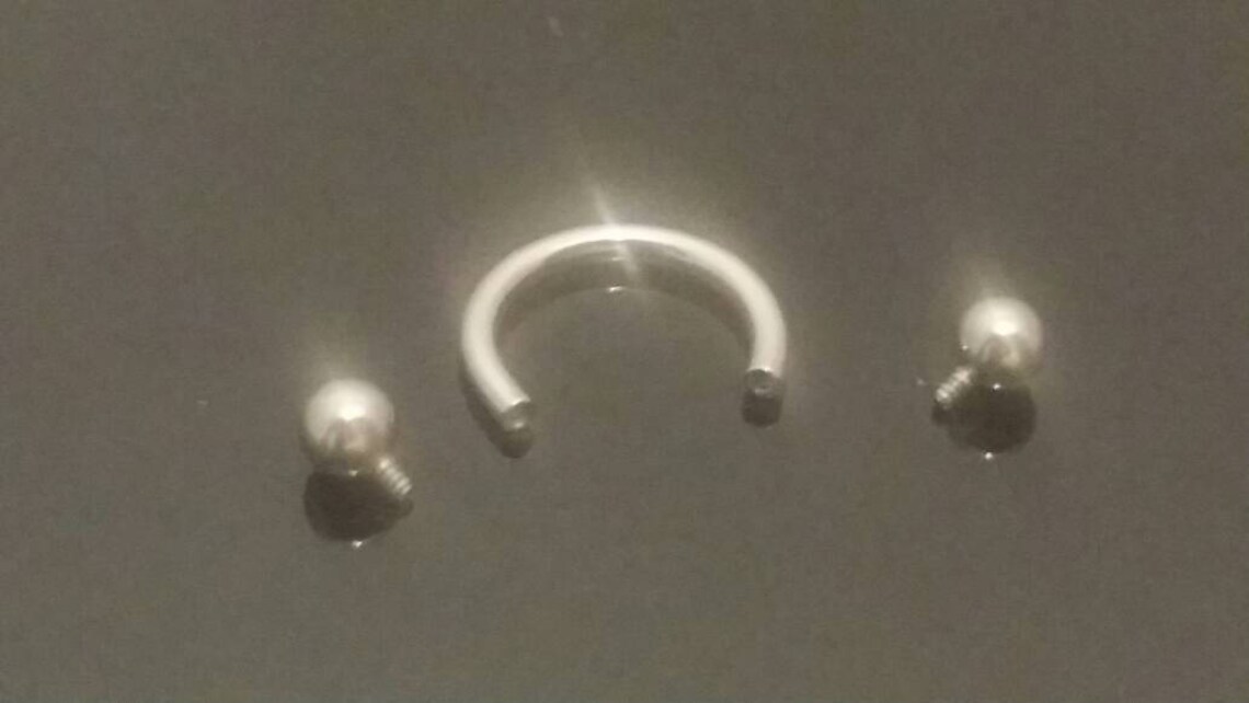 16g SEPTUM Ring, Internally Threaded, 3mm Balls, Septum Horseshoe ...
