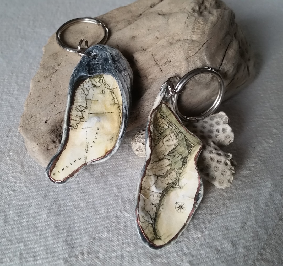 CUSTOM Keychain With Outer Banks Oyster Shell and Personalized Map ...