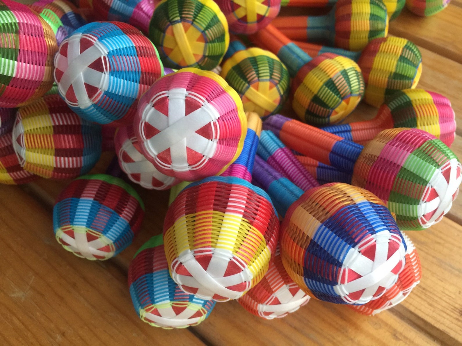 Mexican Maracas Wedding Noisemakers X 12 | Fun Wedding Favours for ...