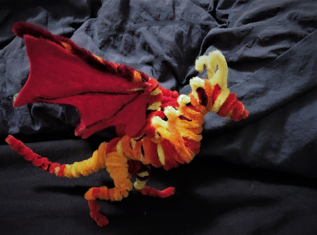 Pipecleaner Dragon Model/toy With Retractable Felt Wings - Etsy