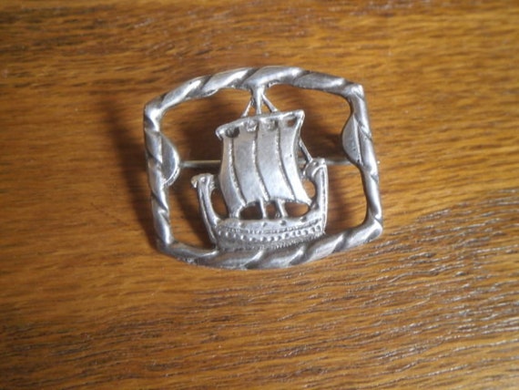 Charles Horner sterling silver Viking ship brooch - Gem
