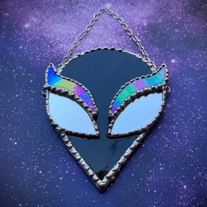 Alien Head Glass Art, Stained Glass, Wall Decor, Sci Fi Gifts, Alien ...