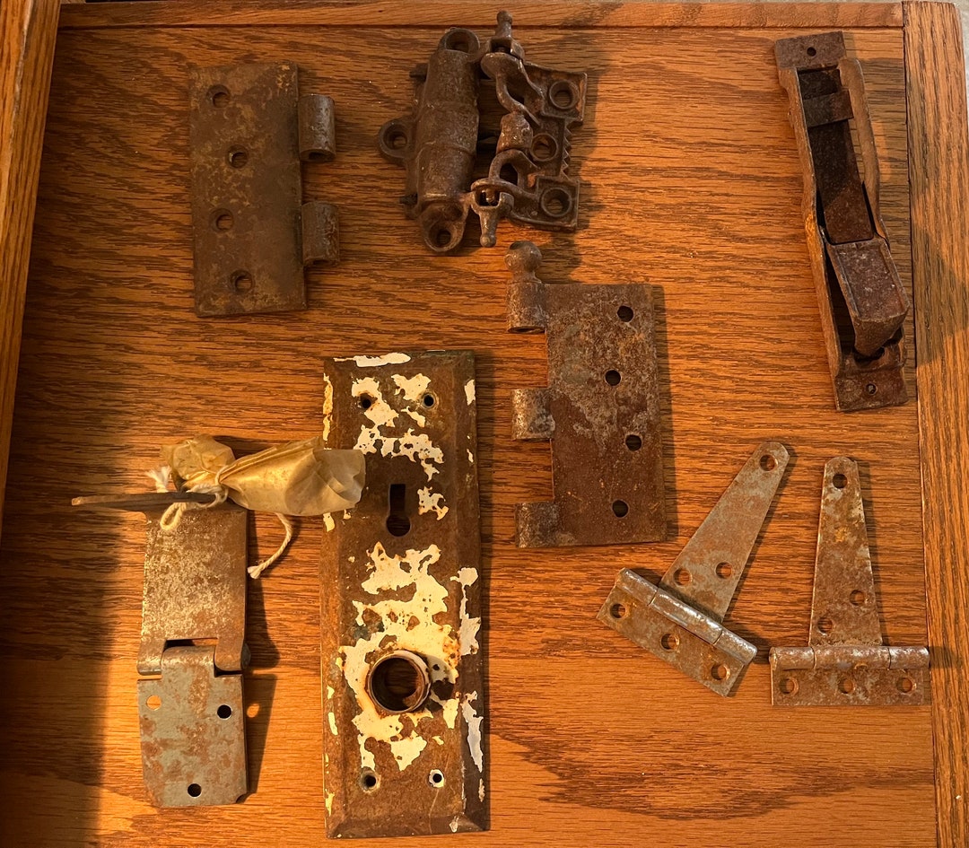 Vintage Lot 8 Rusty Crusty Iron Hinges, Backplate, Springed Hinge ...