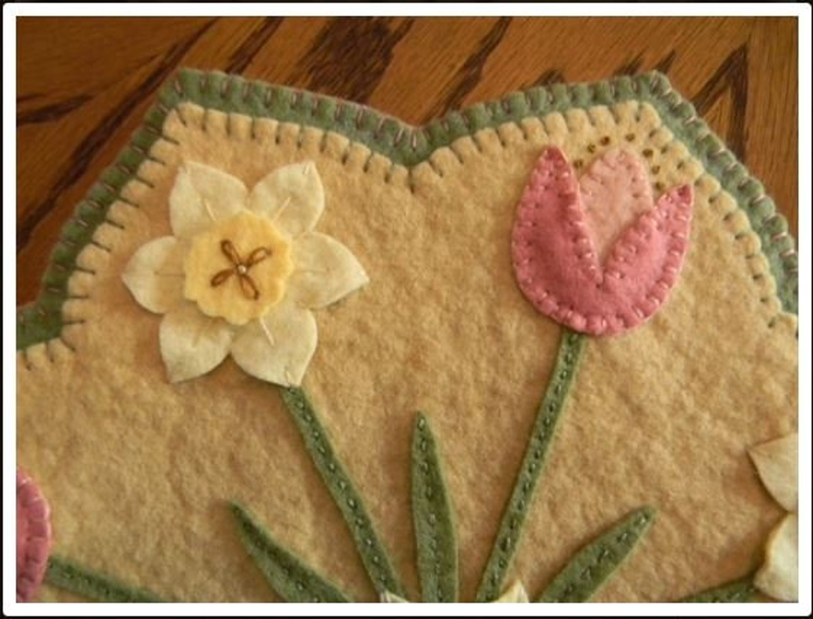 Spring Blossoms Wool Applique Candle Mat PATTERN PLP171 - Etsy
