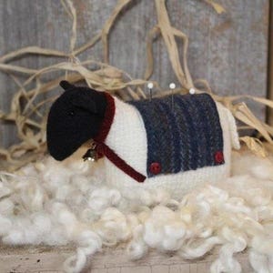 Embroidery Patterns Cardinal Primitive Pin Keep PATTERN etna.com.pe