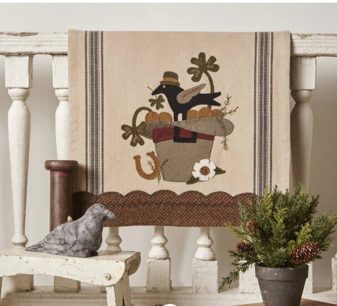 Vintage Table Runner ~ March ~ PATTERN BMB1622 - Etsy