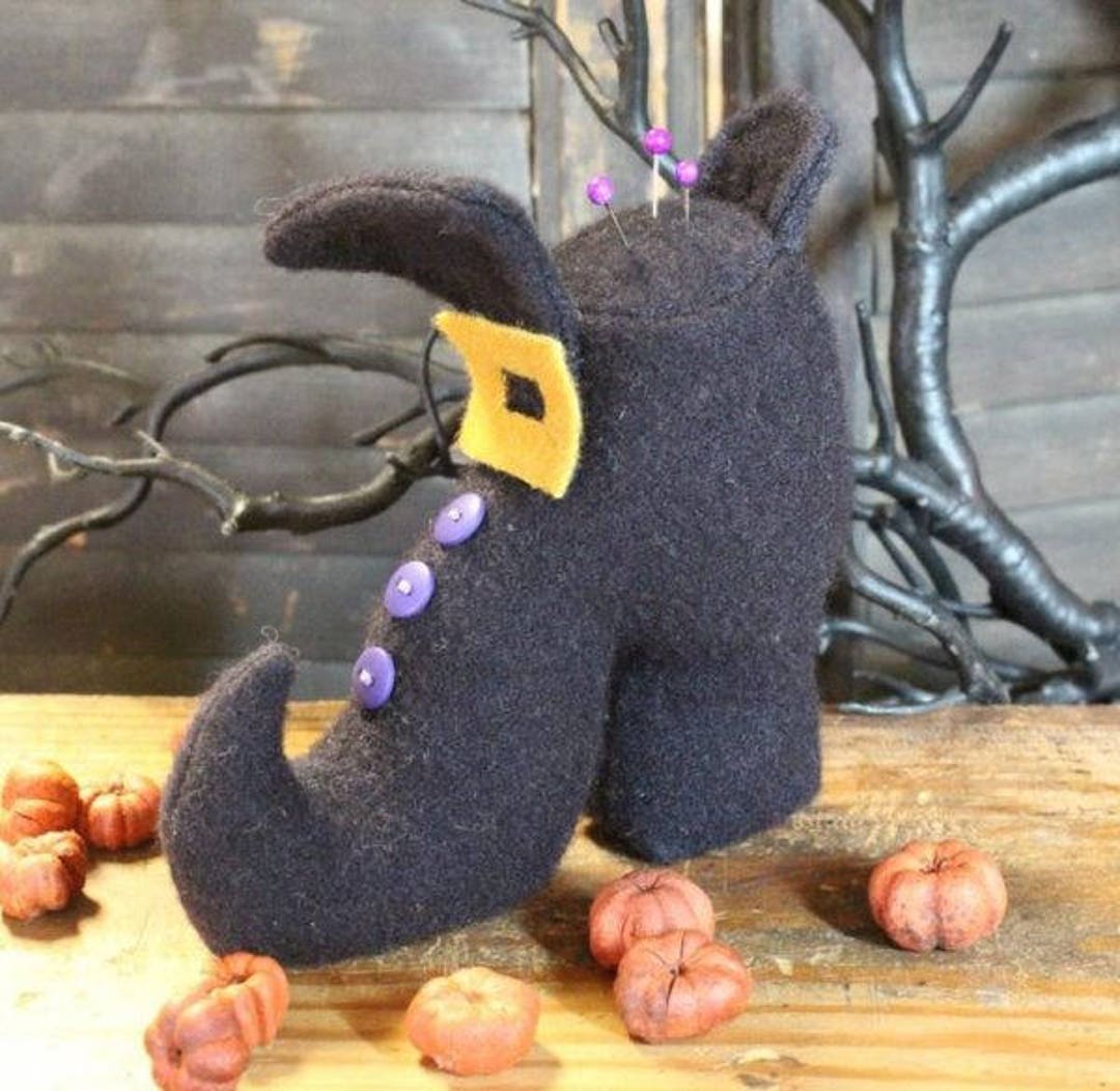 Witch Shoe Pin Keep - Primitive Pincushion PATTERN - CWC638 - Etsy