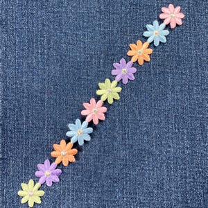 Large Daisy Strip Applique Patch - Flower Bloom Gardening Badge 7-5/8 ...