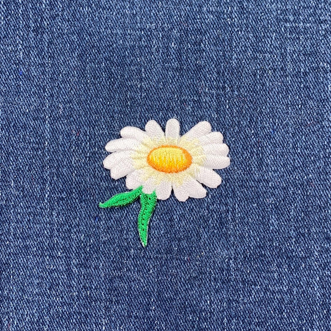 Daisy Applique Patch - Embroidered Flower Badge 1-3/4