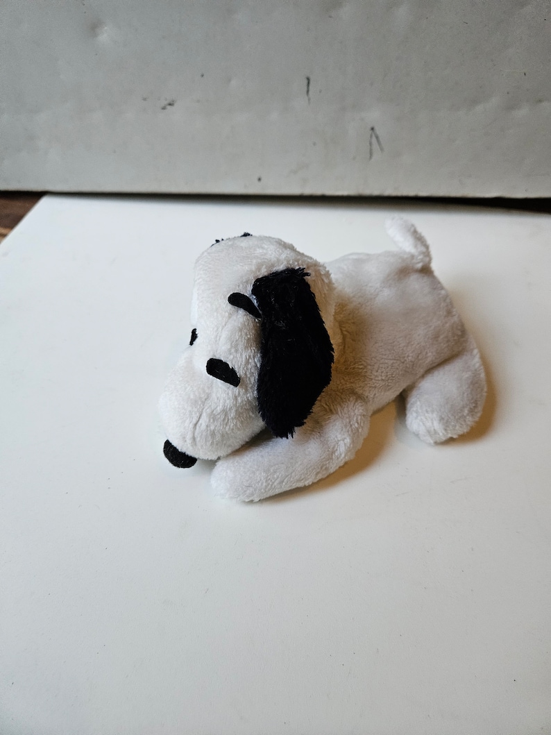 Snoopy Plush Stuffed Crushed Nut Shell, Crawl Style, United Feature ...