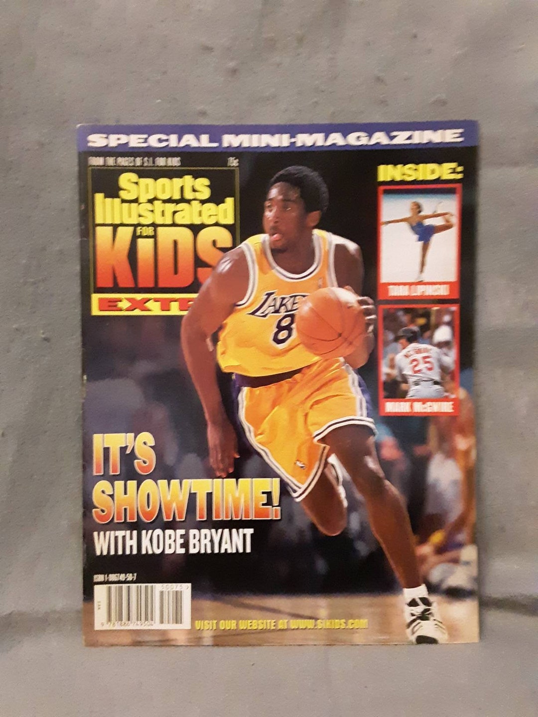 Kobe Bryant It's Showtime With Kobe Bryant Sports Illustrated for Kids ...