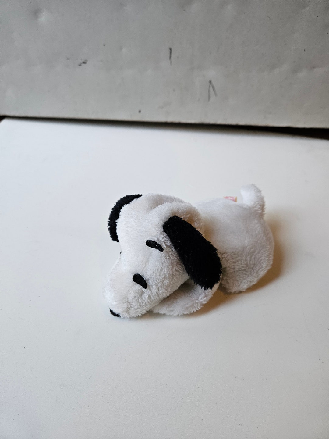 Snoopy Plush 6 1/2 Stuffed Crushed Nut Shell Crawl Style United Feature ...