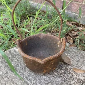 Antique Wesco Cast Iron Smelting Pot With Pour Spout Handle and ...