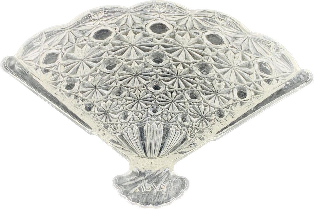 Avon Fan Dish Clear Glass Daisy Button Candy Trinket Soap Plate Pressed ...