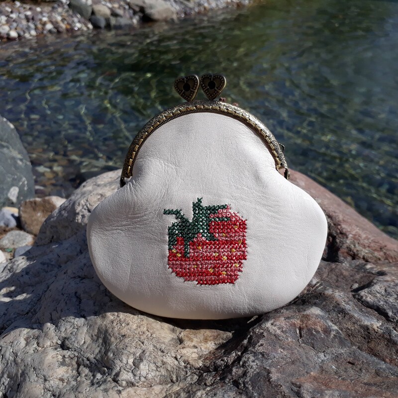 Kiss Lock Purse - Etsy