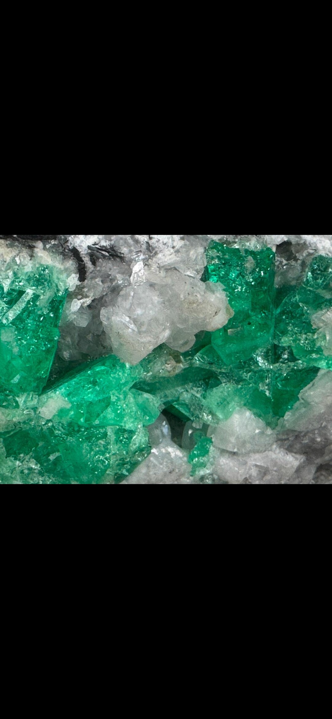 Museum Emerald Specimen From Colombia . Rock Matrix | Unique. 1312 ...