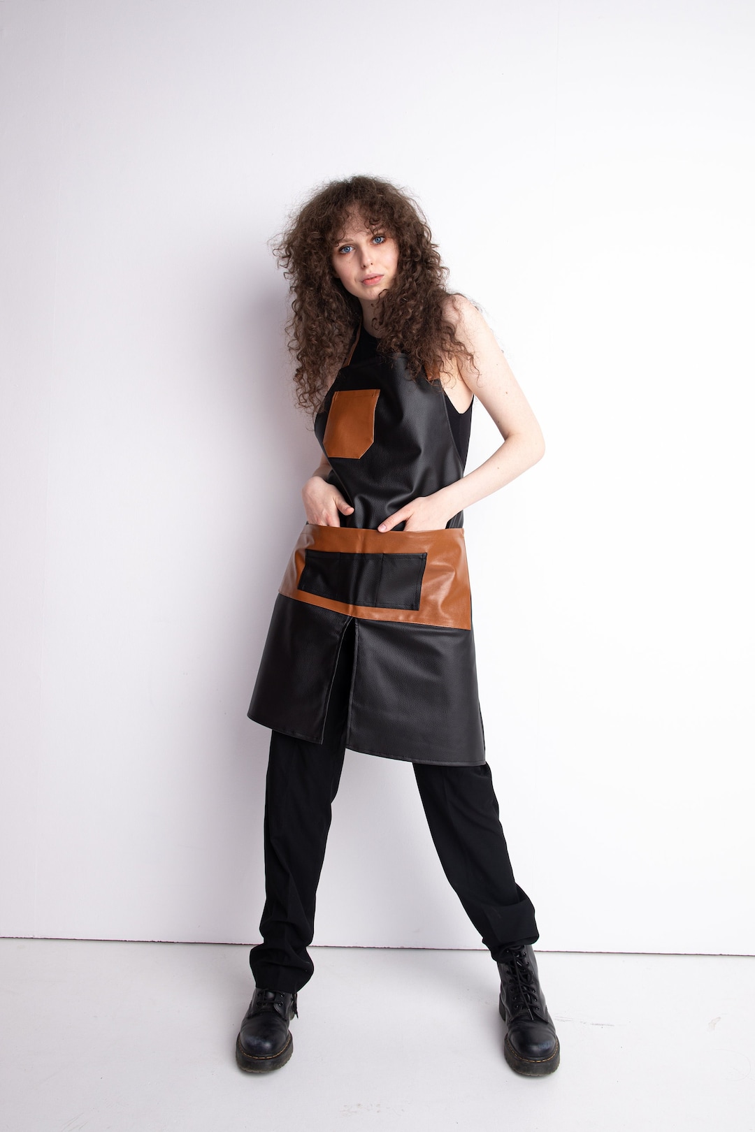 Hair Stylist Aprons. Embroidered Synthetic Leather Apron: Waterproof ...
