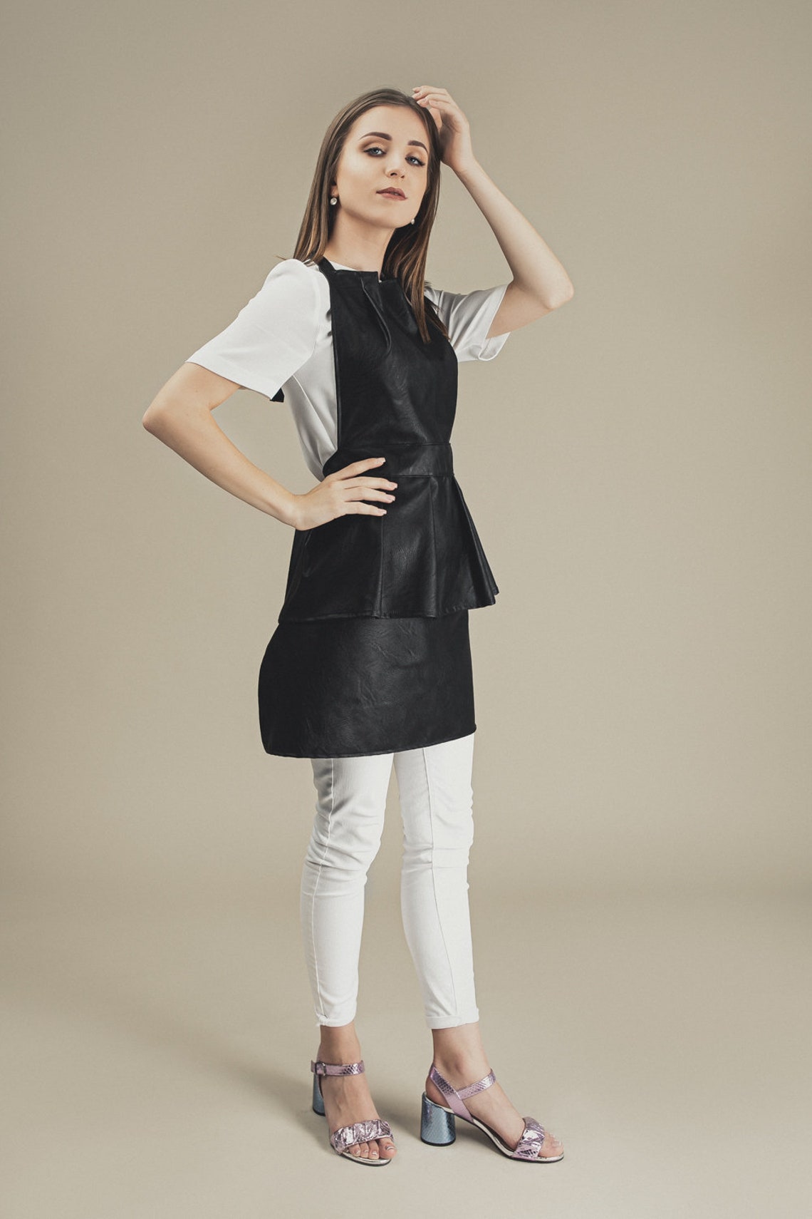 Ready To Ship Black Apron with secret pockets Hair Stylist | Etsy