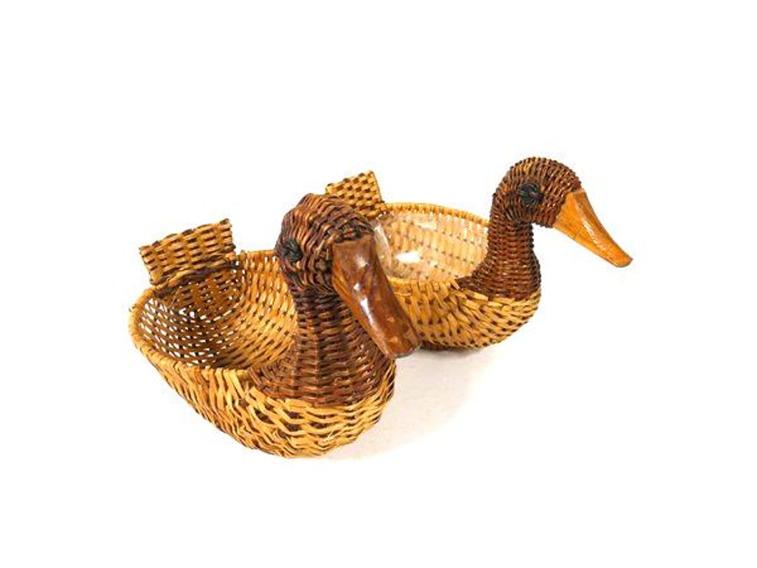 1 Wicker Duck Basket Vintage Wicker Duck Basket Beautiful Duck Basket ...