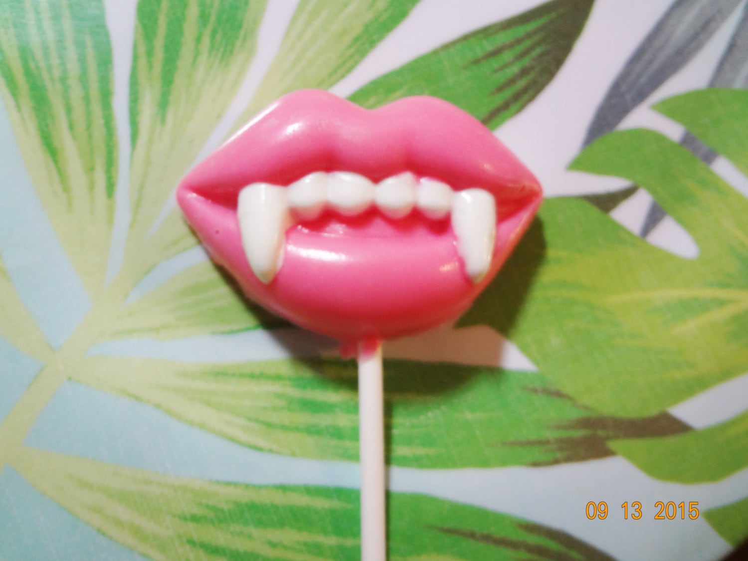 12 White Chocolate Vampire Lips Teeth Lollipops Red Gift Photo Prop ...