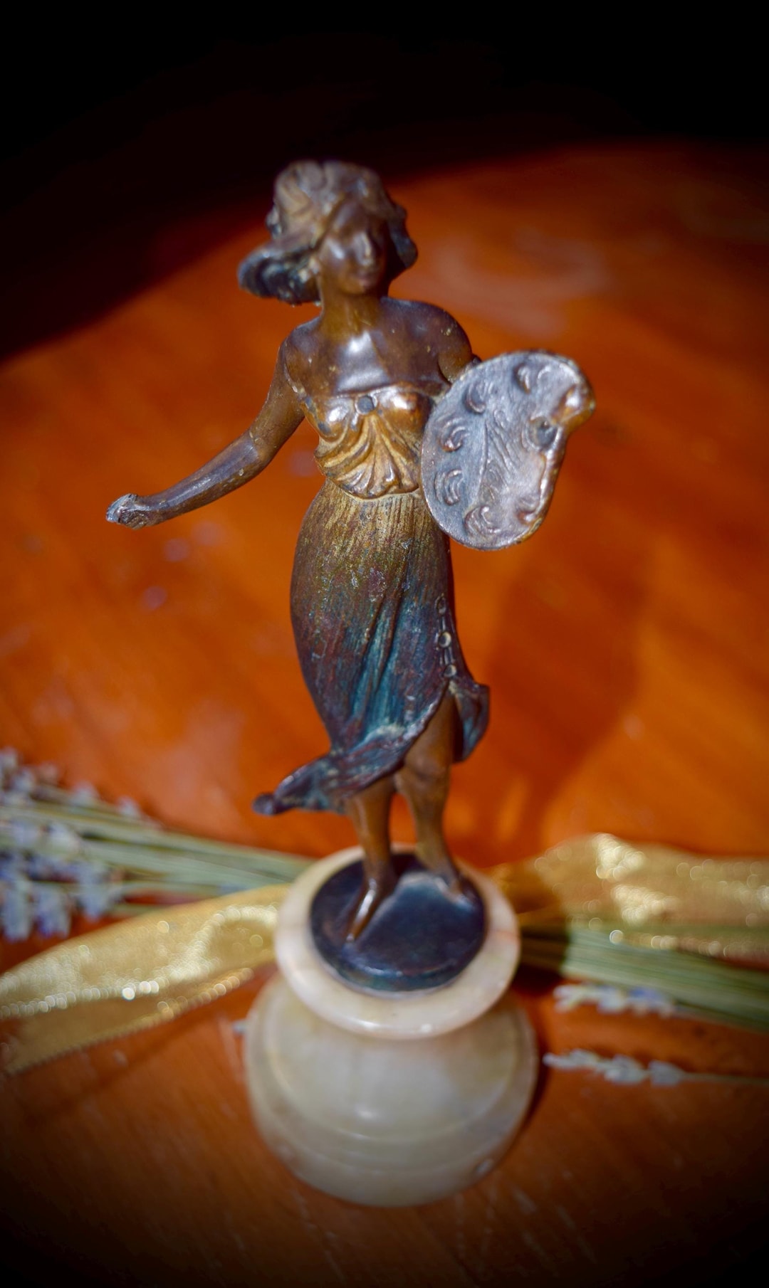Antique French Bronze Spelter Statue of a Woman Painter on Marble. Sku ...