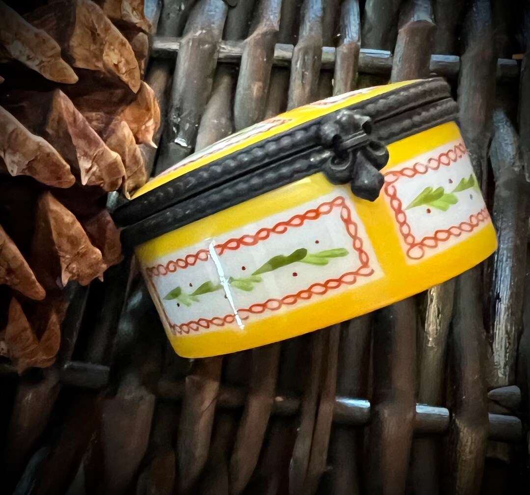 Antique French Limoges Box in Yellow SKU:L102 - Etsy