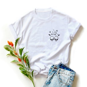 Alien Pocket Graphic Shirt Alien T-shirt Graphic T-shirt Clothing Shirt ...