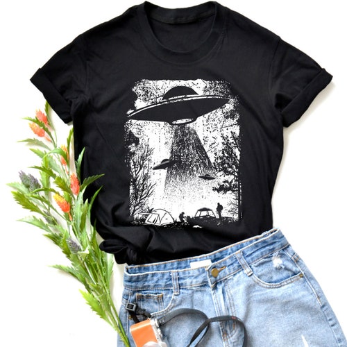 Alien Abduction UFO T-shirt - Etsy