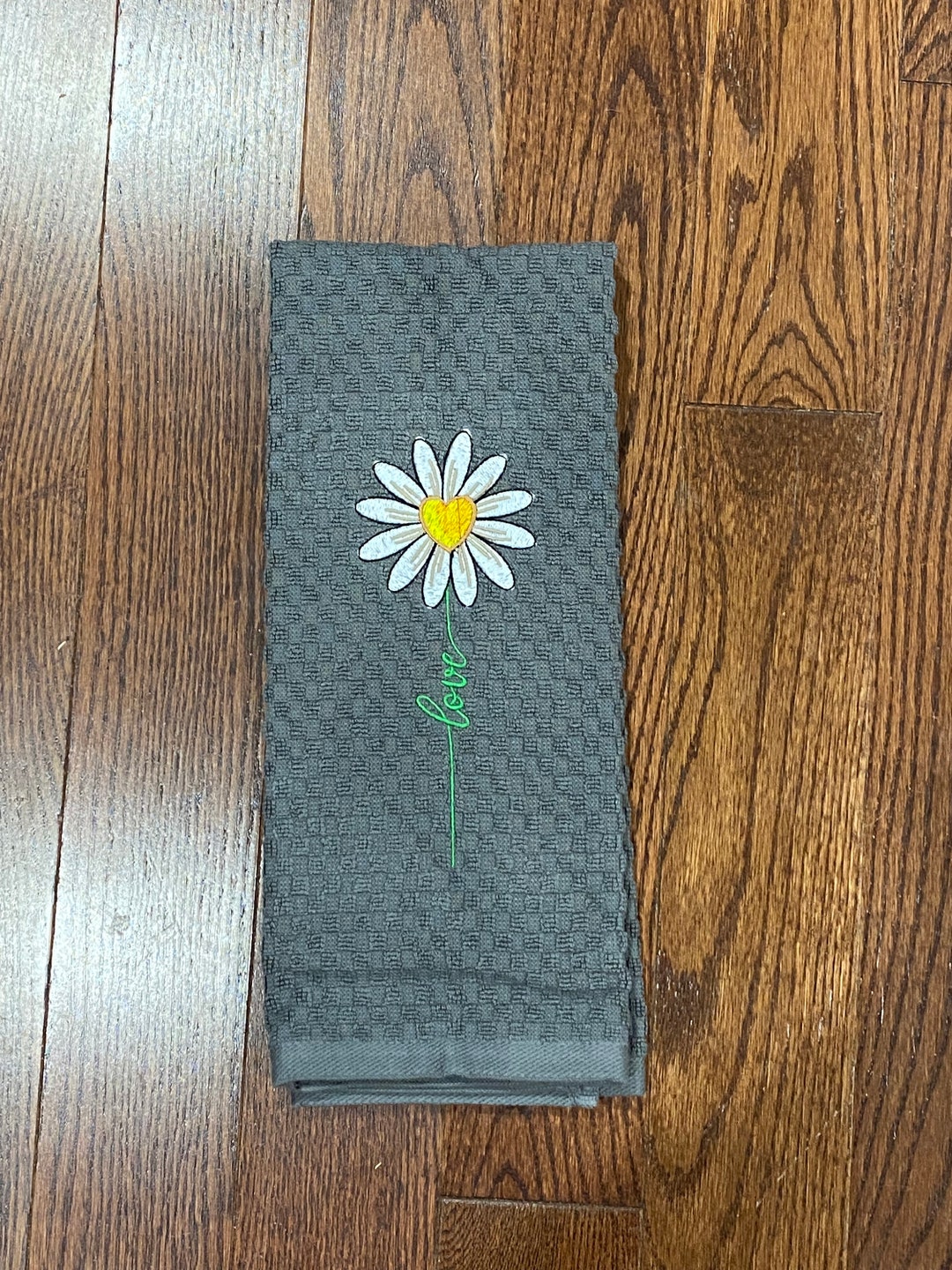 Daisy Towel- Floral Towel- Spring Decor- Housewarming Gift- Embroidered ...