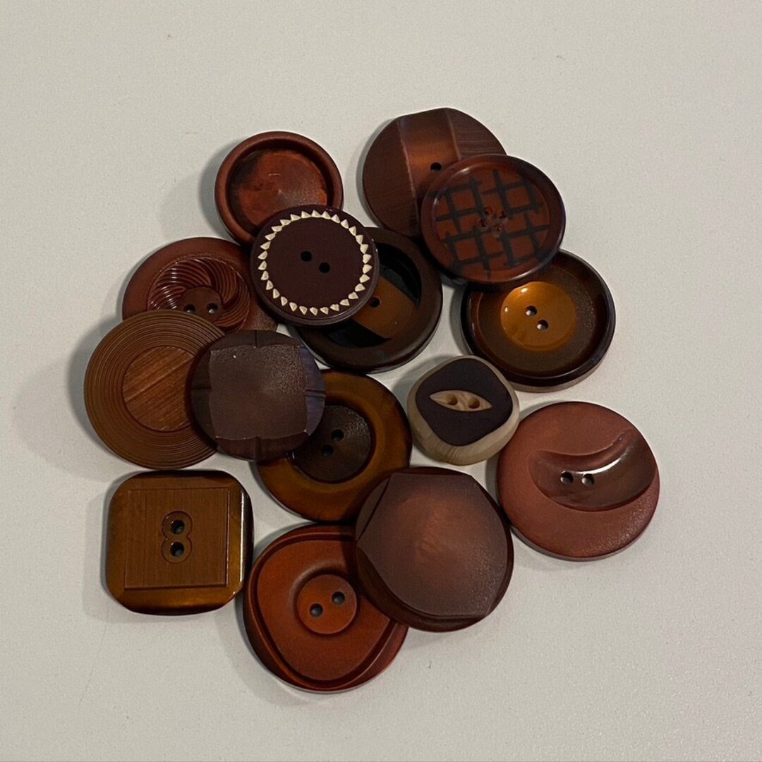 Group of Vintage Plastic Buttons in Shades of Browns, Rust, Dark Orange ...