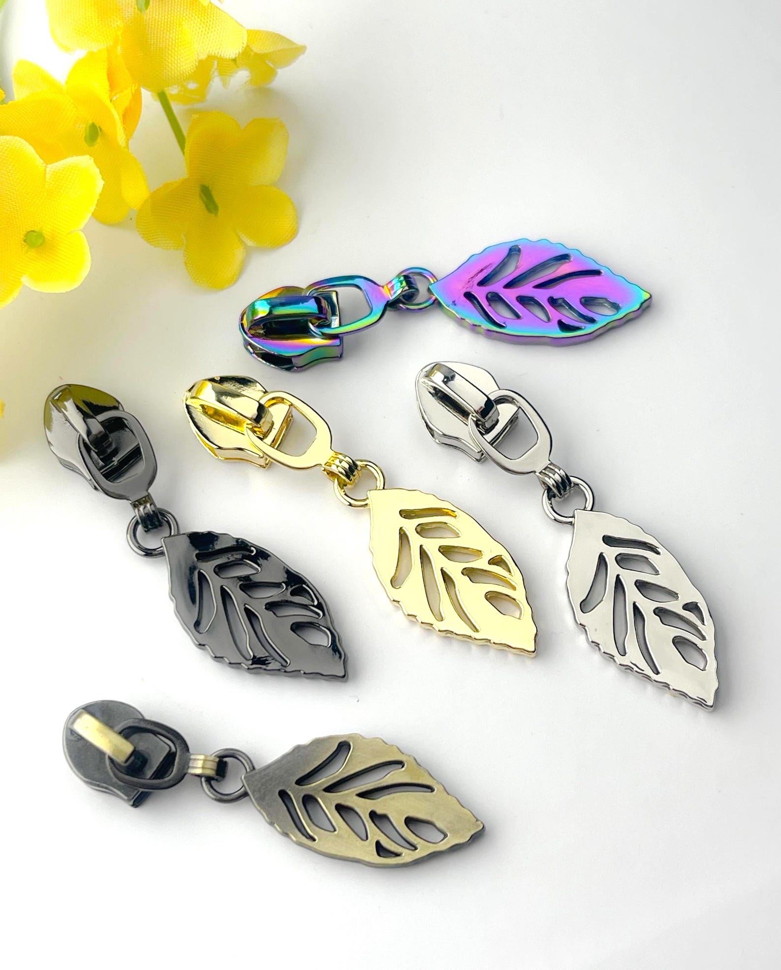 Leaf | Nylon Zipper Pulls | Size #5 | Pack of 5 - Etsy