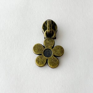 Large Daisy | Nylon Zipper Pulls | Size #5 | Pack of 5 - Etsy