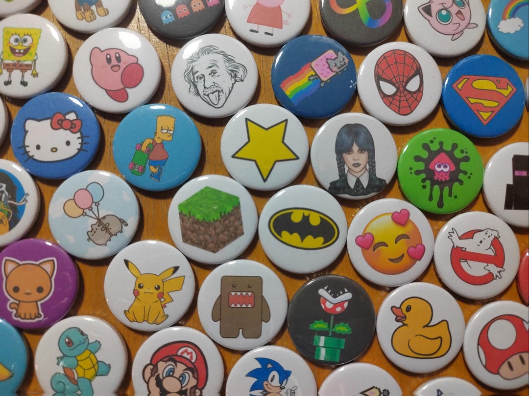 10 Kids Children's Badges Fun Bright Token Gifts, Christmas Stocking ...
